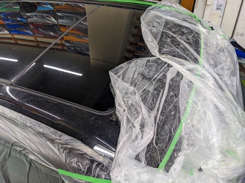 【剥離事例】4年経過したカーラッピングを剥離した際の状況と対処法