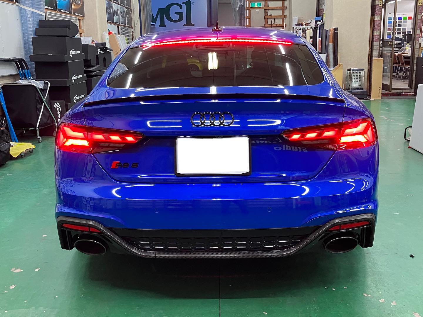 アウディRS5のカーラッピング施工紹介 3M 2080-CFS12 カーボンブラック | カーラッピングスタジオ LAPPS 【東京】